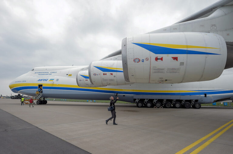 Antonow An-225 Mrija - Das größte Flugzeug der Welt
