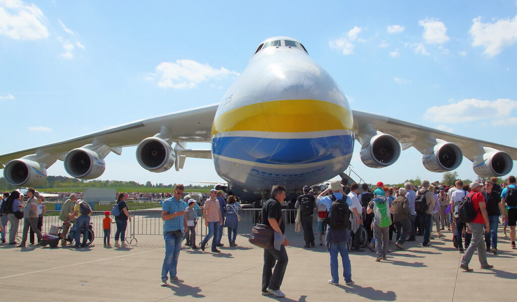 Antonow An-225 Mrija - Das größte Flugzeug der Welt