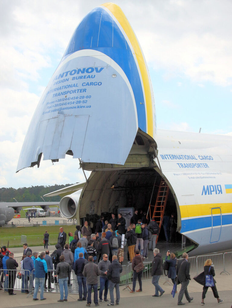 Antonow An-225 Mrija - Das größte Flugzeug der Welt
