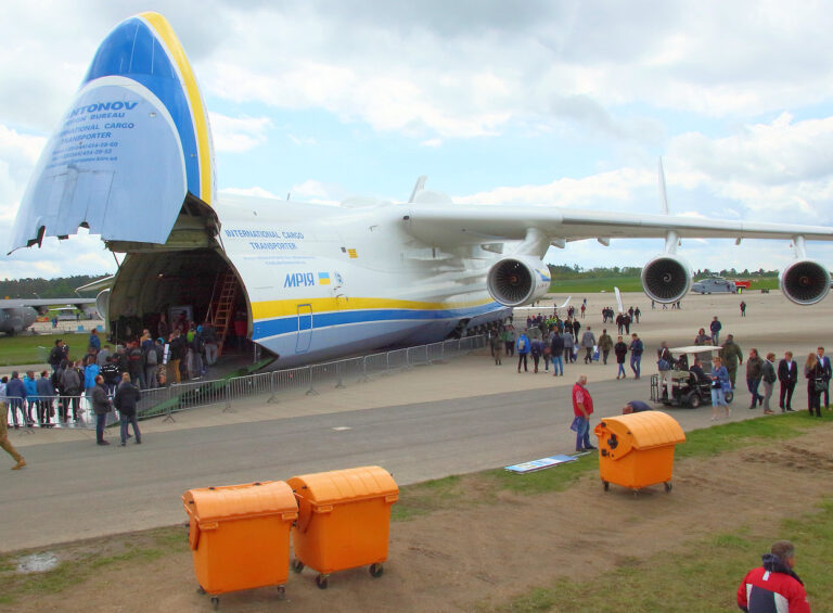 Antonow An-225 Mrija - Das größte Flugzeug der Welt