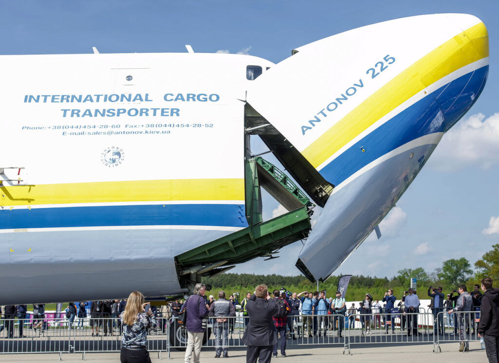 Antonow An-225 Mrija - Das größte Flugzeug der Welt
