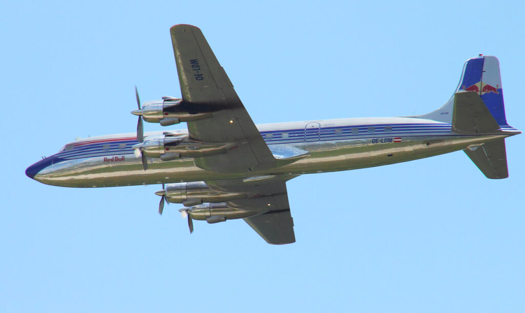 Douglas DC-6 - viermotoriges Verkehrsflugzeug der USA von 1946