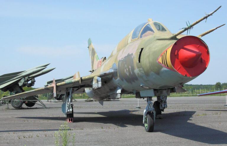 Suchoi SU-22 M-4 - Jagdbomber mit Schwenkflügel von 1977
