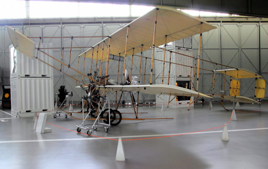 Farman III - französischer Doppeldecker von 1909 v. Henri Farman