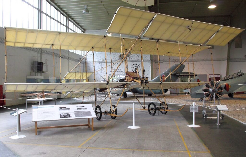 Farman III - französischer Doppeldecker von 1909 v. Henri Farman