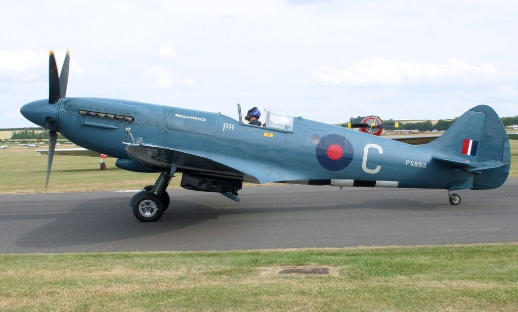 Supermarine Spitfire XIX - Spitzname: Rolls-Royce Spitfire