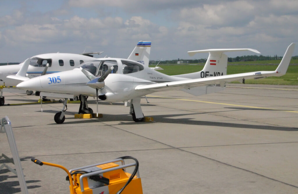 Diamond DA 42 Twin Star - Treibstoff wie 1-motoriges Flugzeug