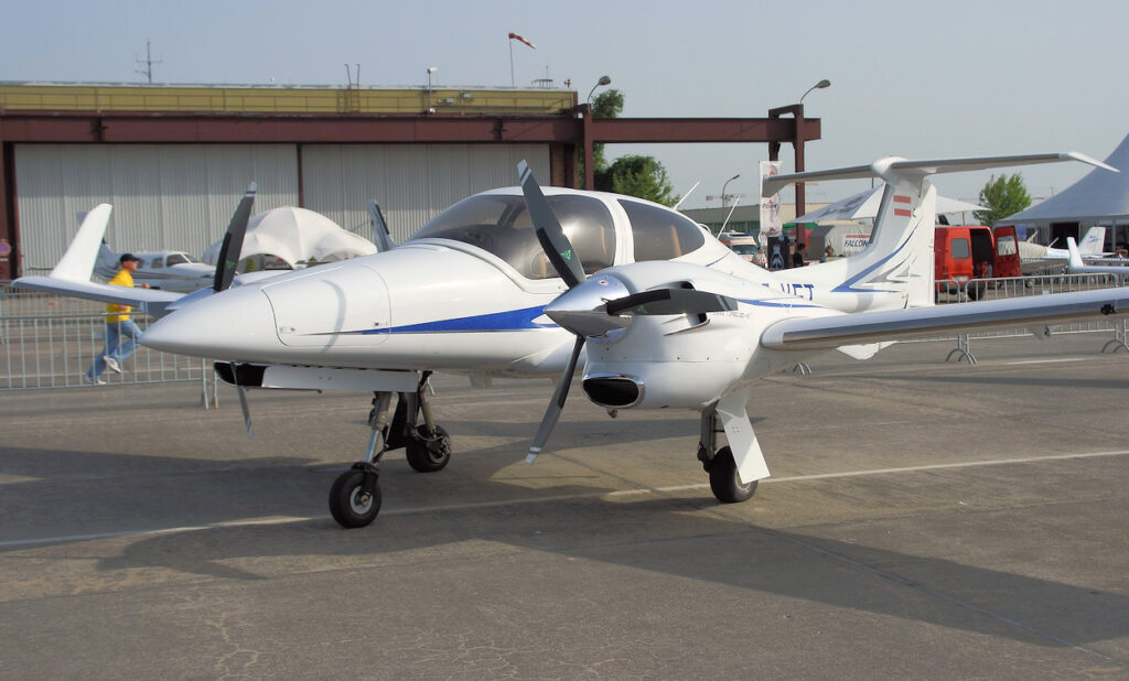 Diamond DA 42 Twin Star - Treibstoff wie 1-motoriges Flugzeug