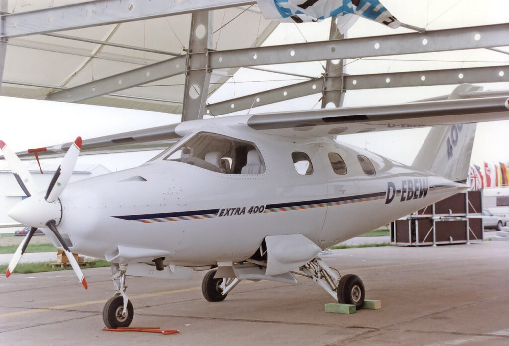 Extra EA-400 - Geschäftsflugzeug aus Verbundwerkstoffen