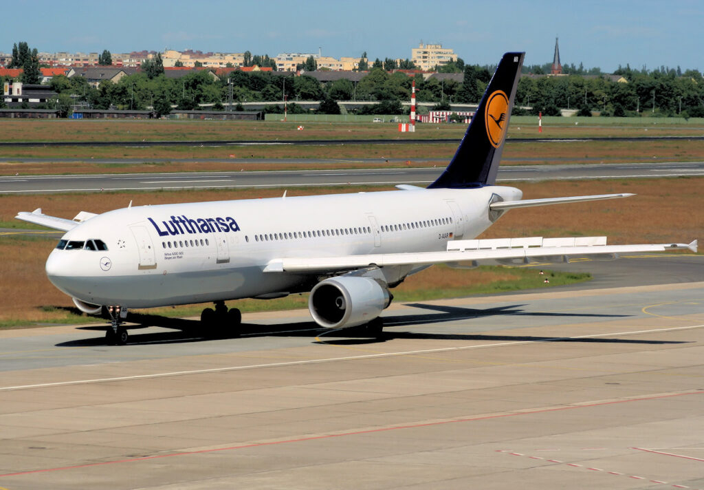 Airbus A300-600 - Großraumflugzeug mit kerosinsparende Wingtips